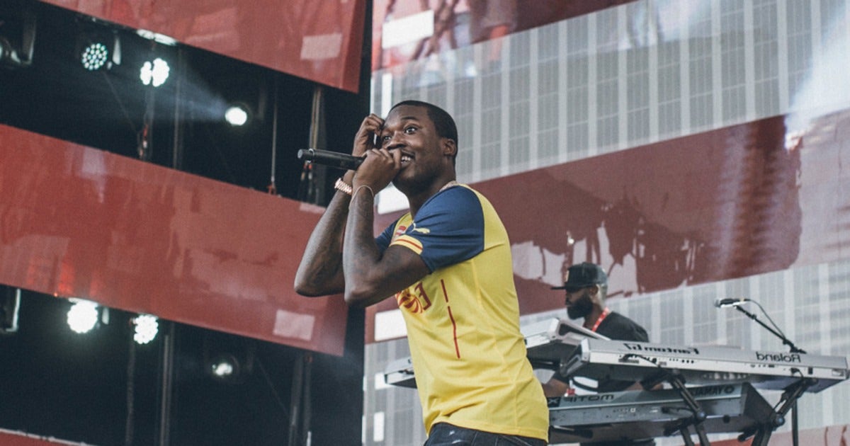 Meek Mill Releases 'Dreamchasers 4' Mixtape Cover