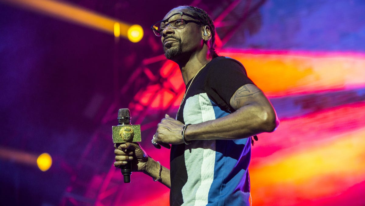Snoop Dogg remembers making the classic "Deep Cover" on its 25th ...