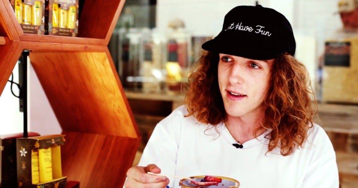 Felly builds an acai bowl to honor new album 'Wild Strawberries'