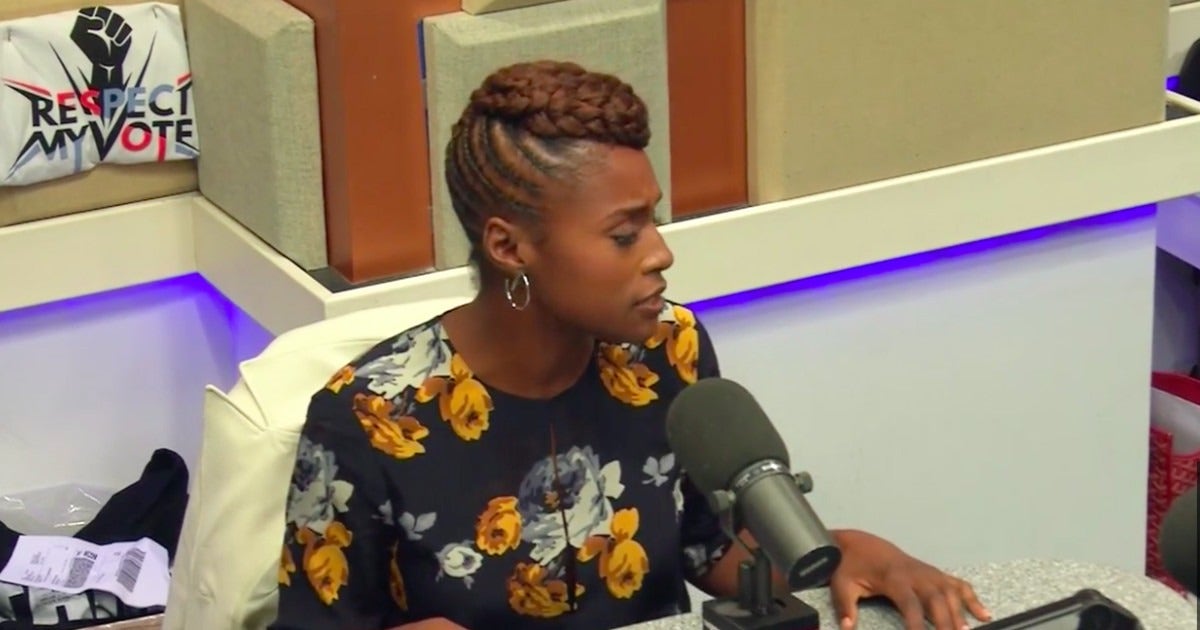 Issa Rae laughs off rumors she turned down Drake at the 2018 Golden Globes