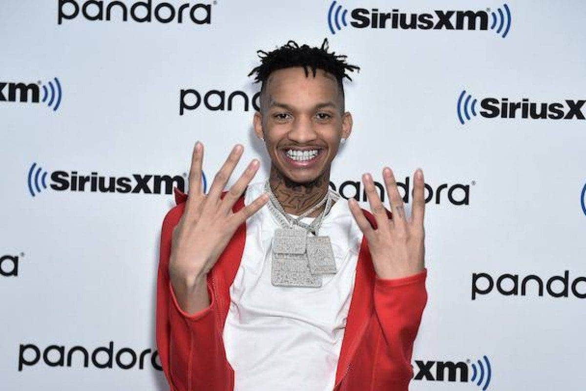 Stunna 4 Vegas brings the “Gun Smoke” in new visual