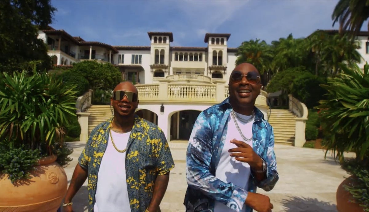 112 is “Looking For Love” in new visual