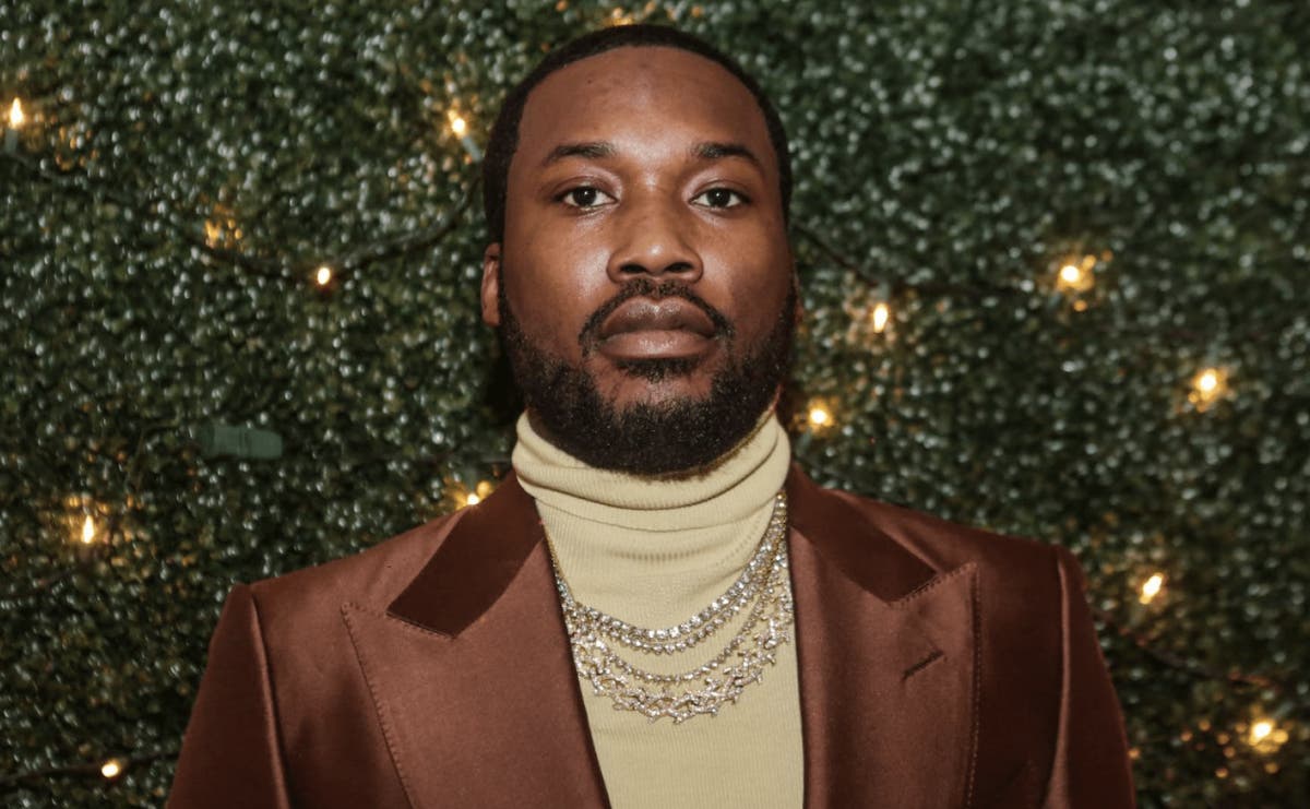 Meek Mill gives back to Philly families who were impacted by criminal ...
