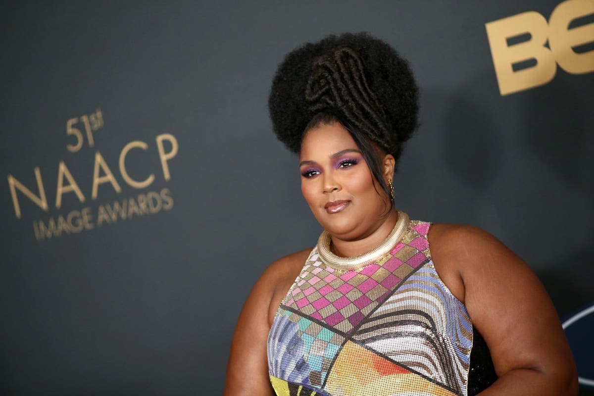 Lizzo to executive produce reality show for full-figured models and dancers