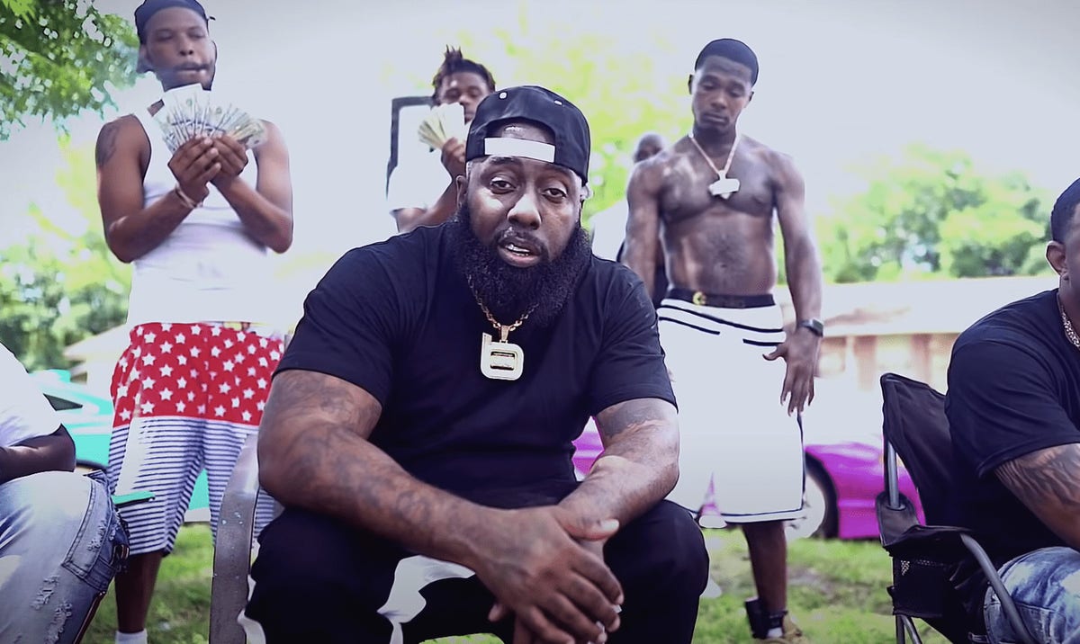 Trae Tha Truth brings the cars out for “Freestyle” video