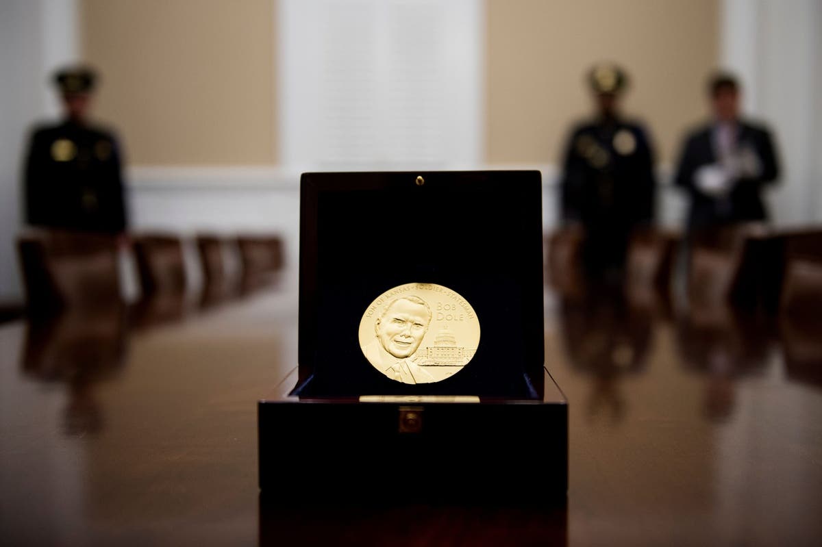 Senate votes to give Congressional Gold Medals to officers who ...