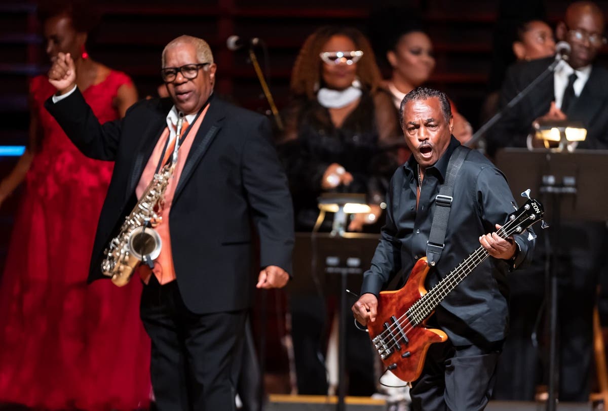 Kool & the Gang co-founder Dennis “Dee Tee” Thomas dies at 70