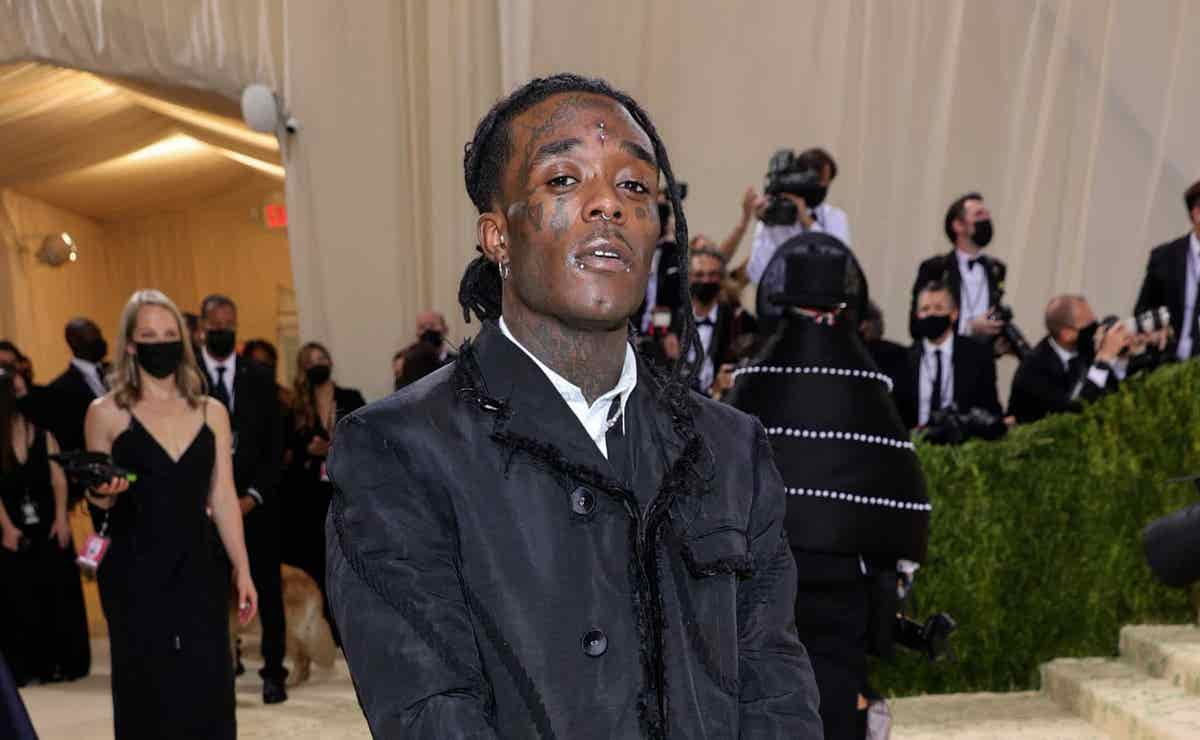 Lil Uzi Vert gifts Cambodian newlyweds stack of cash