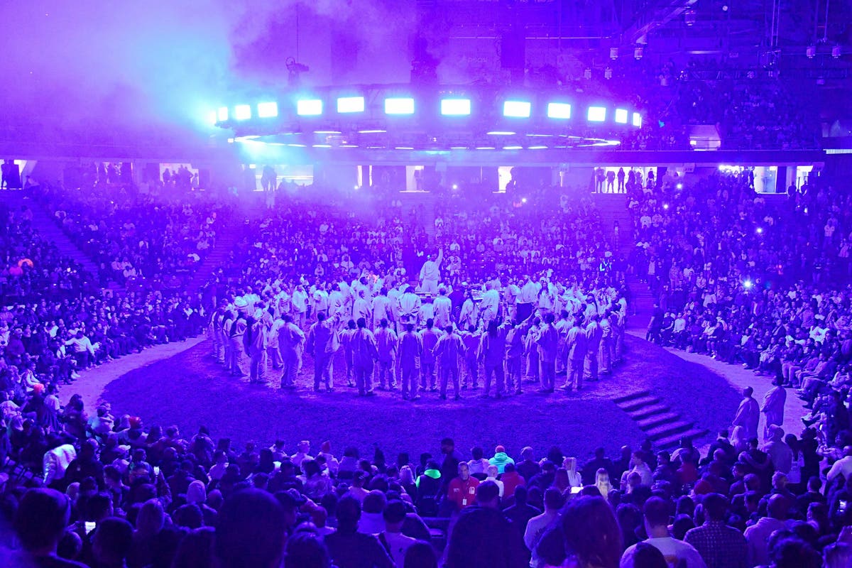 Sunday Service remixes “God’s Plan” after Kanye West and Drake truce