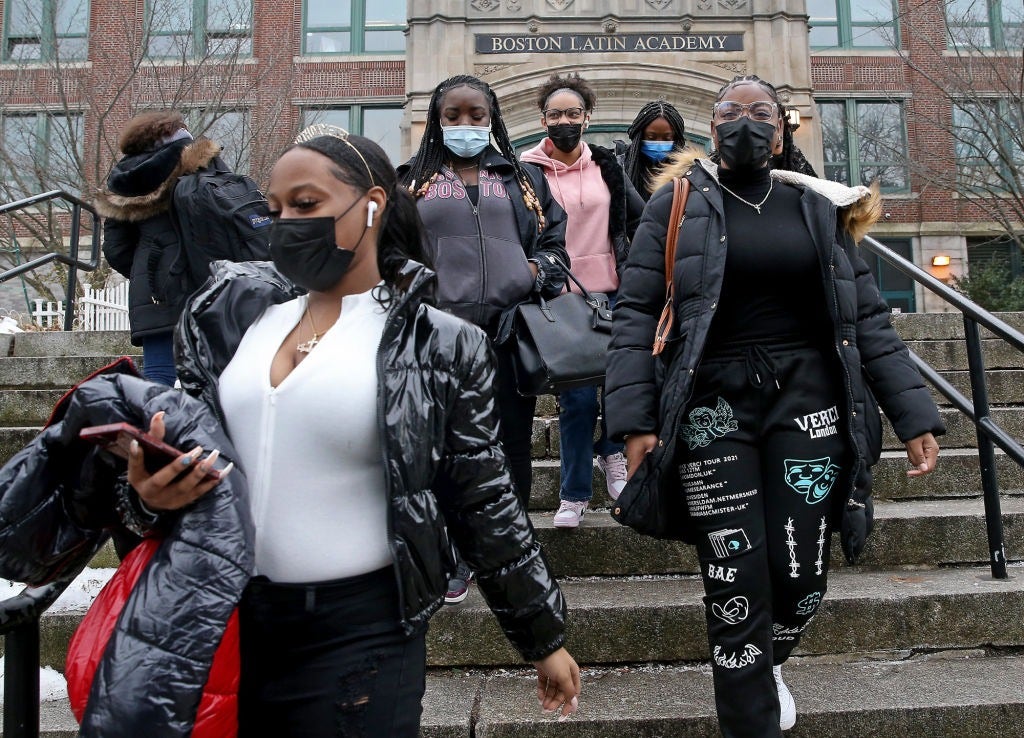 Students walk out in protest of COVID-19 conditions in schools
