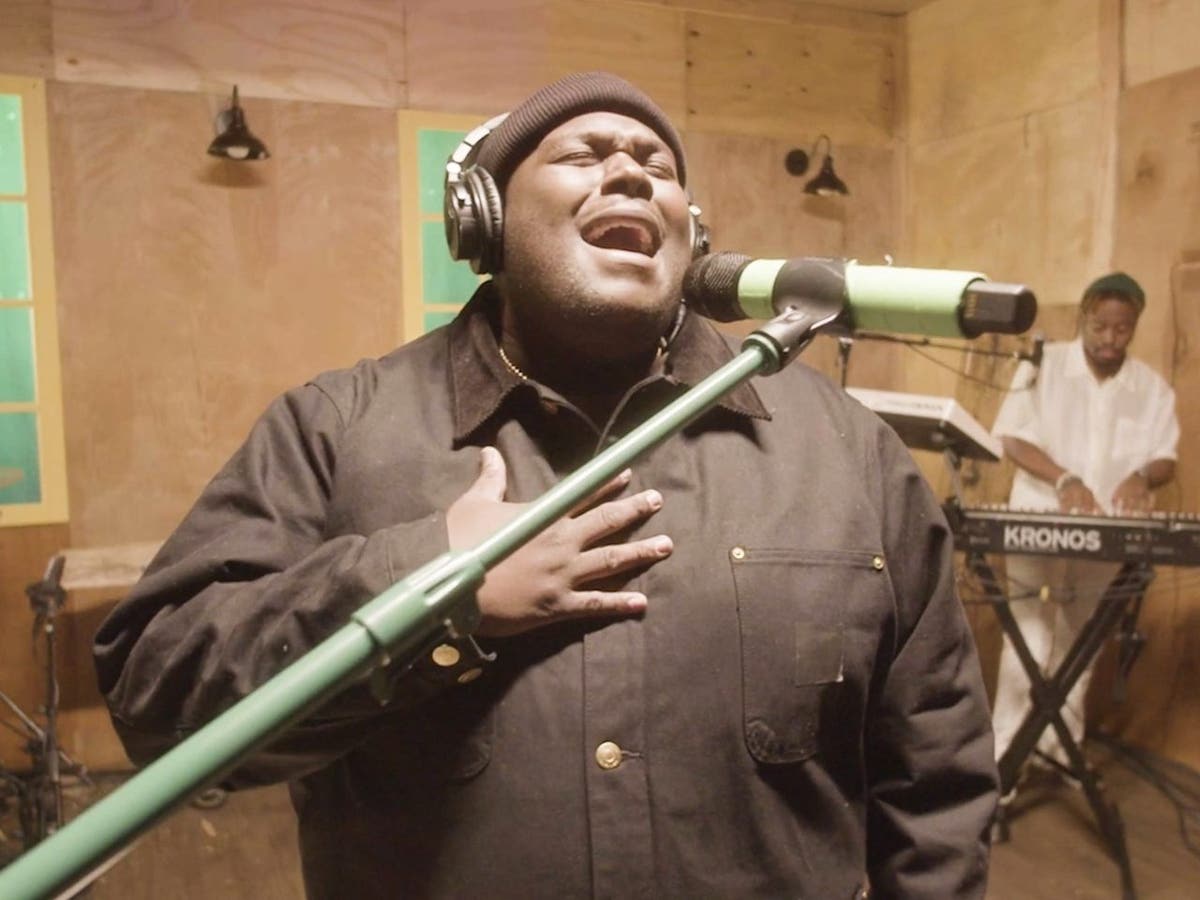 August 08 delivers new live performance of 'Minivan'