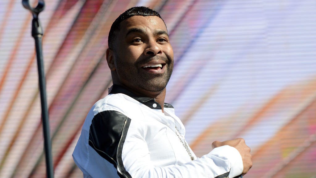 Ginuwine gives fans another meme-worthy dance moment