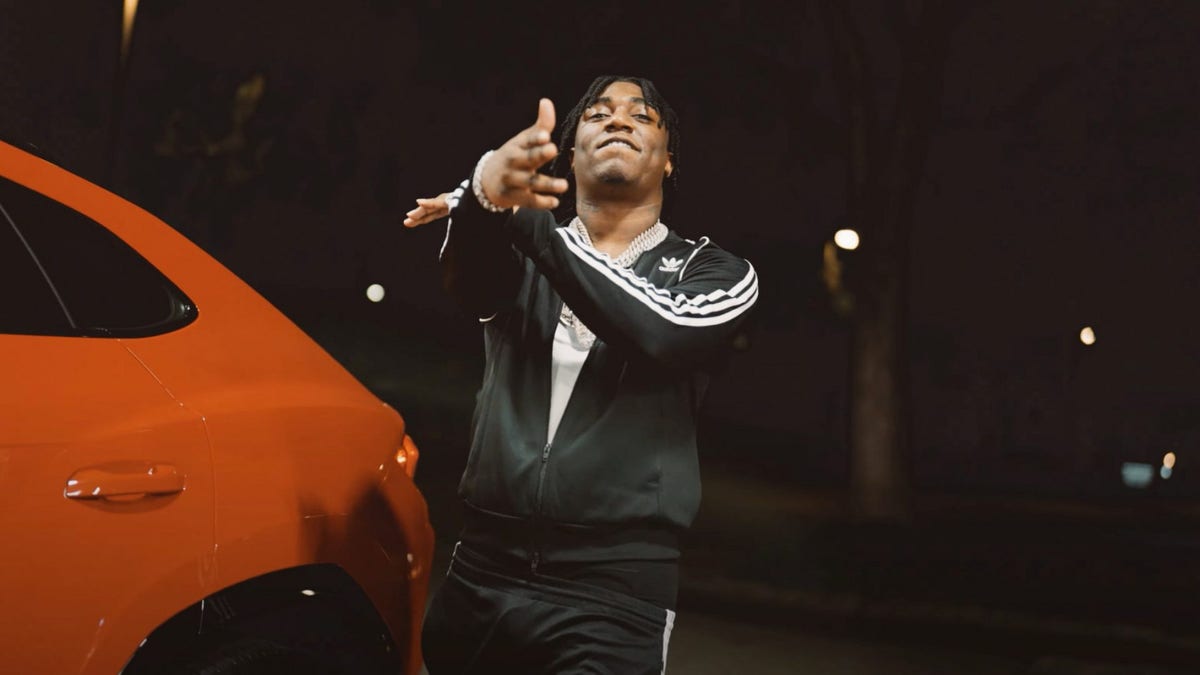 Fredo Bang drops off latest visual for "Bee Crazy"