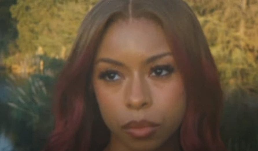 Ravyn Lenae releases alternate version of "Skin Tight" feat. Steve Lacy