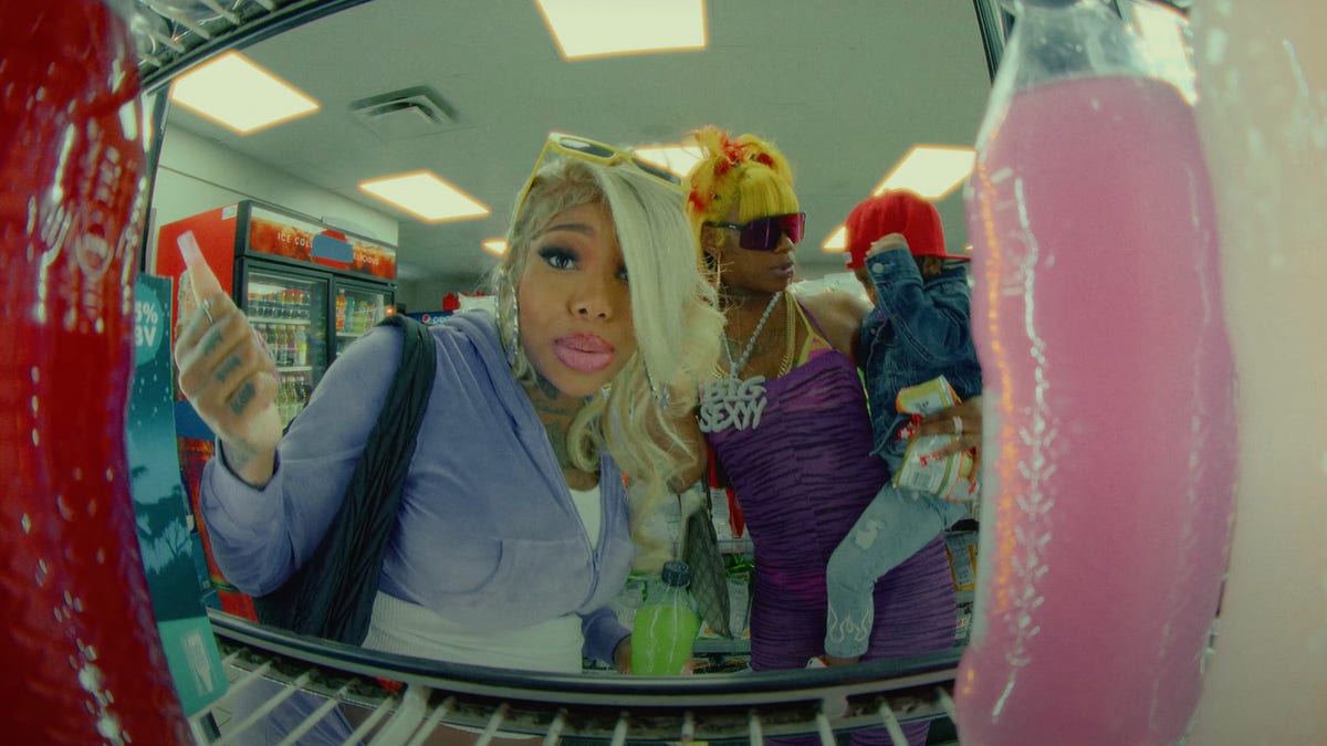 Summer Walker drops "Sense dat God gave you" with Sexyy Red