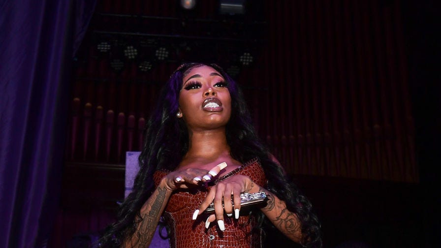 Asian Doll shares new "Sky Falling" single