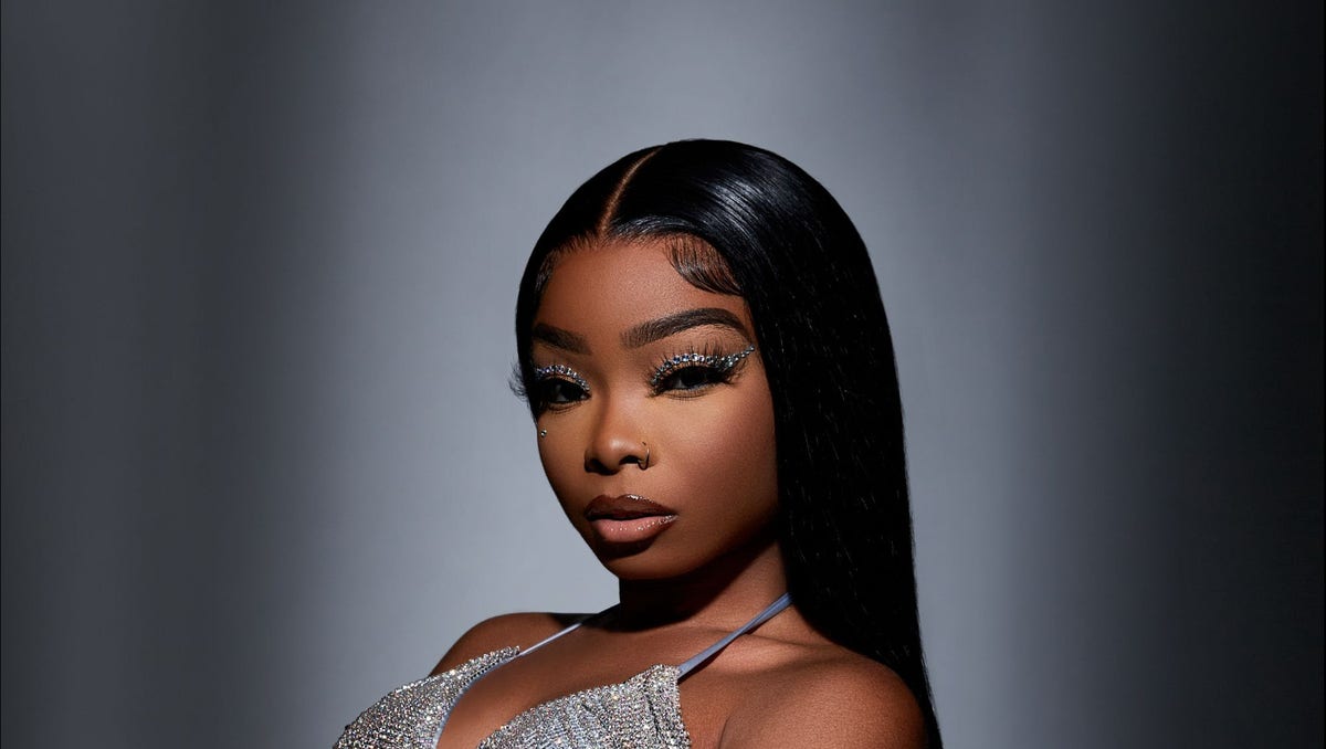 Lola Brooke officially signs to Arista Records