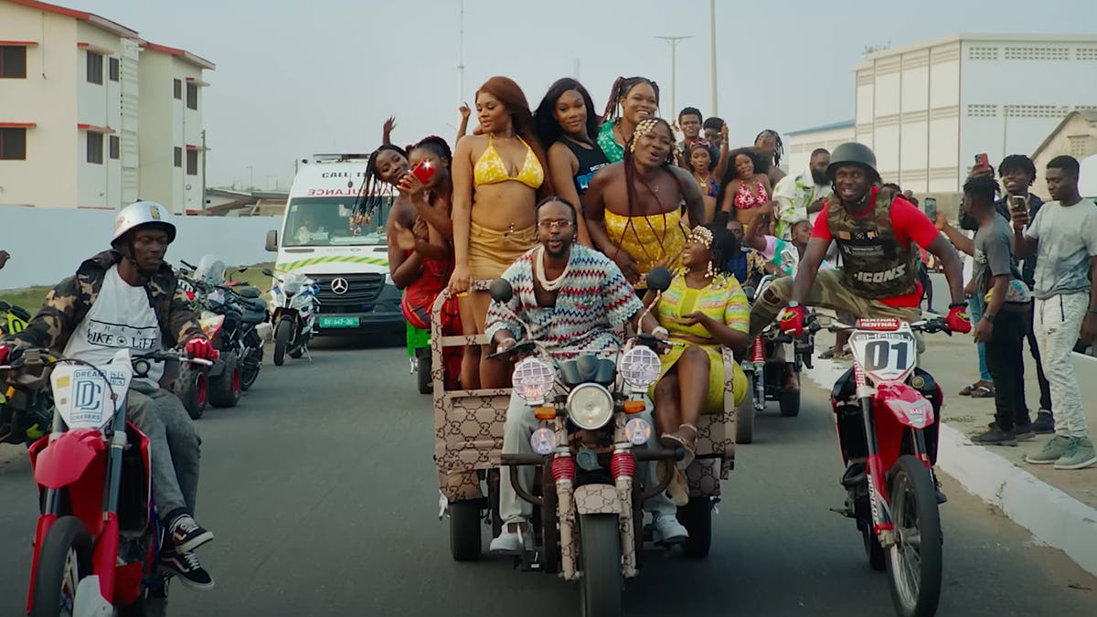 Popcaan and Burna Boy connect in "Aboboyaa" visual