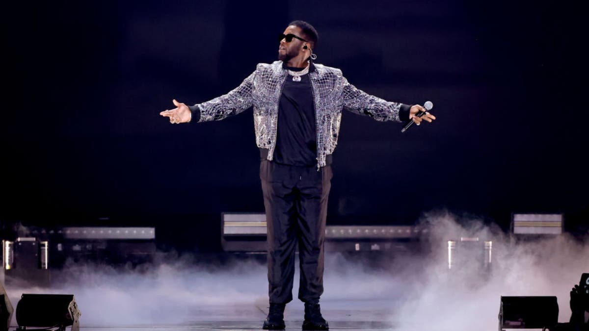 Diddy pens message to R&B fans worldwide: "I'm back"