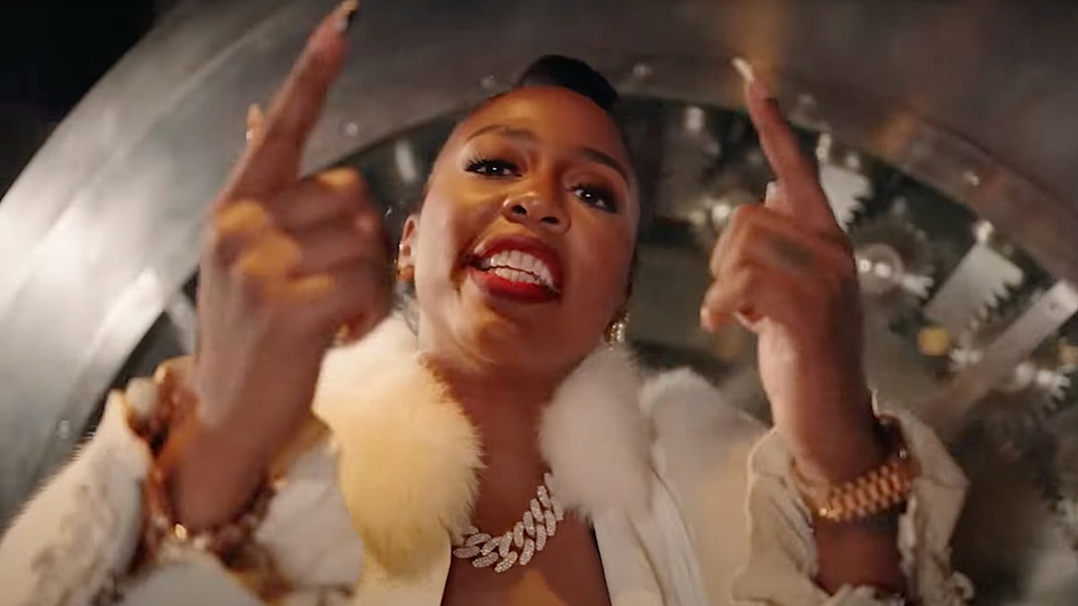 Kash Doll connects with Payroll Giovanni in "LEGIT" visual