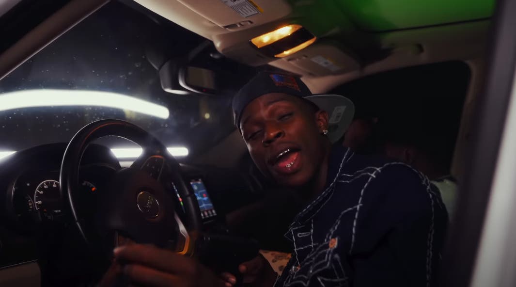Quando Rondo flexes in new "Counting Bands" video