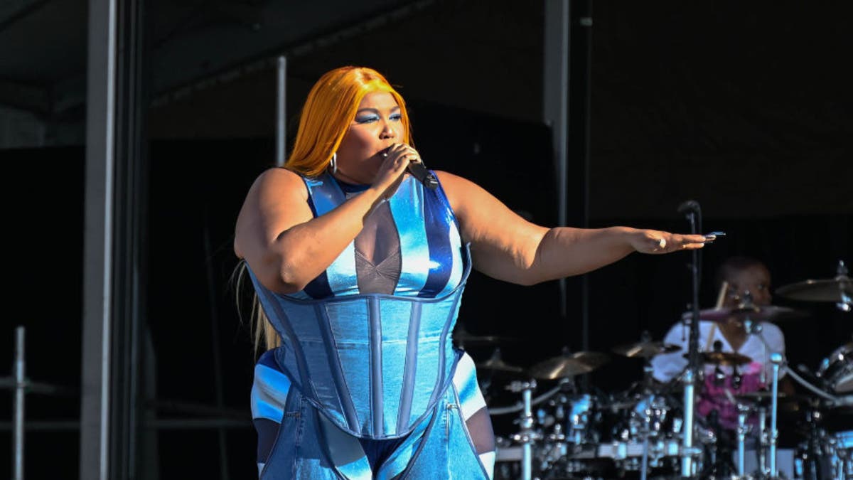 Lizzo delivers a heartfelt speech to her fans on "The Special Tour"
