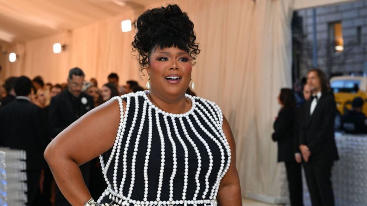 Lizzo shares a clip of her appearance as herself on "The Simpsons"