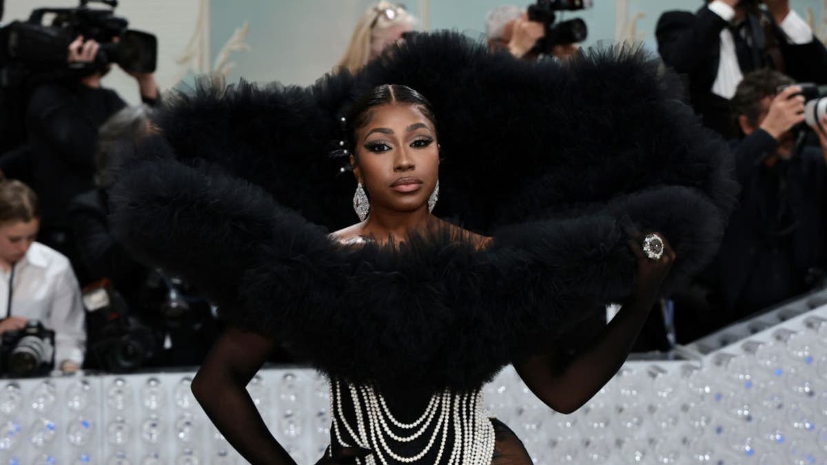 Yung Miami unveils the date for a new "Caresha Please" episode