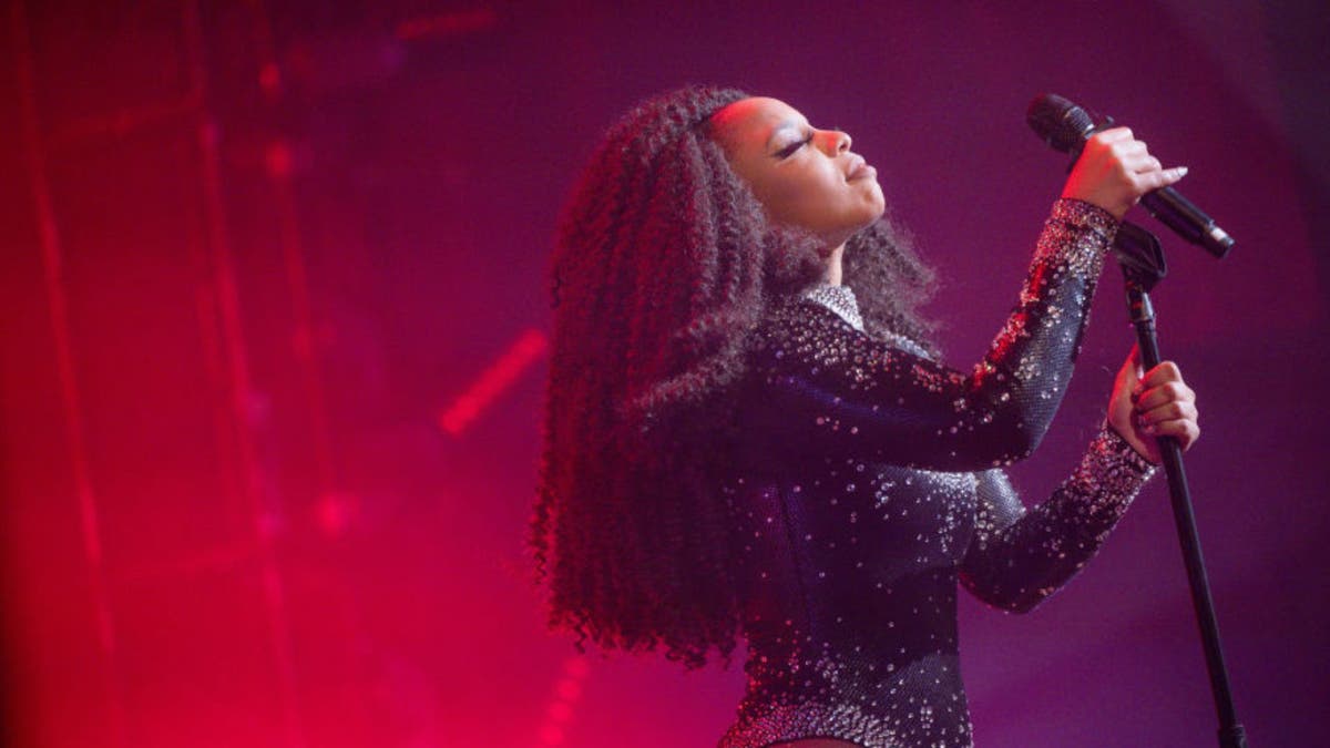 Chlöe opens her world to fans with 'In Pieces Tour (Documentary)'