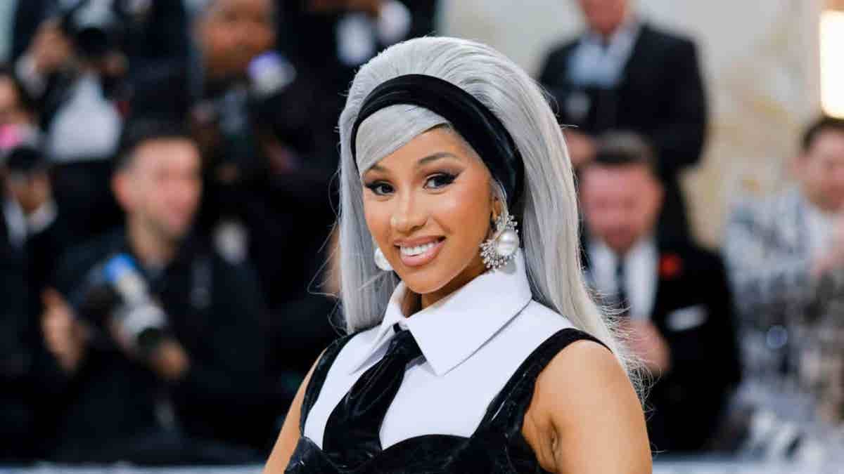 Twitter applaud Cardi B on Latto’s “Put It On Da Floor Again”