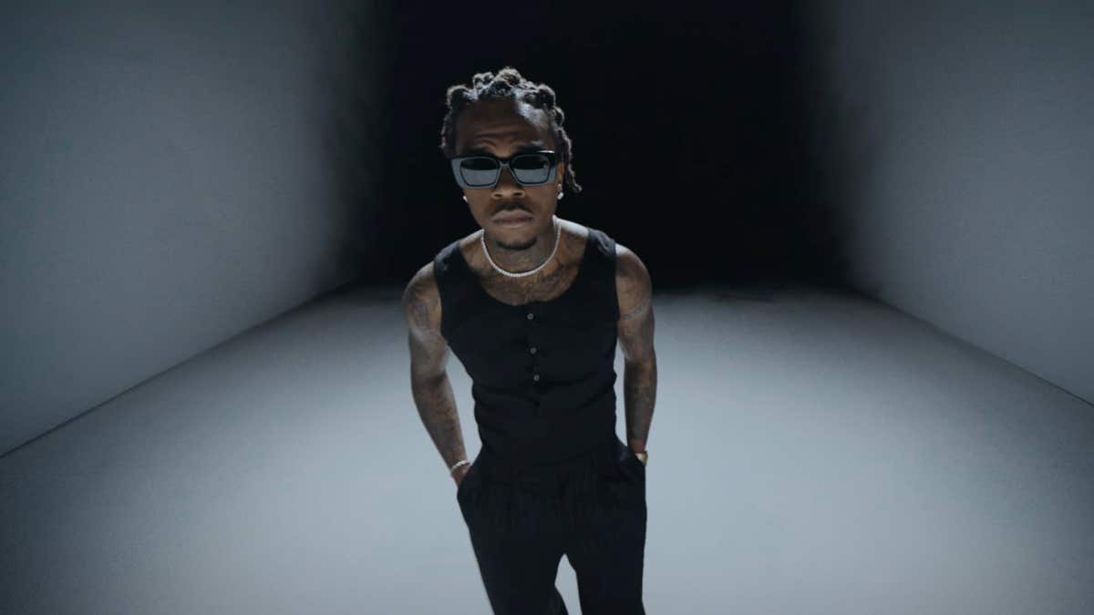 Gunna unveils new video for "i was just thinking"