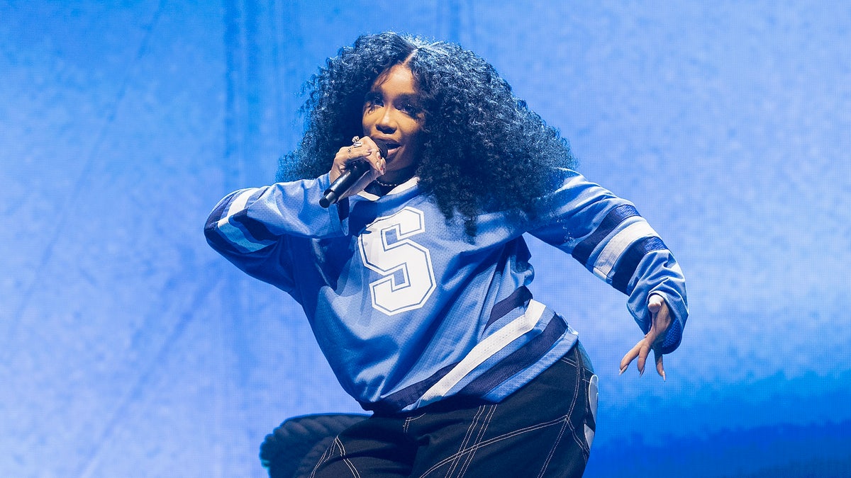 SZA's 'SOS' has most No. 1s on Top R&B/Hip-Hop Albums chart