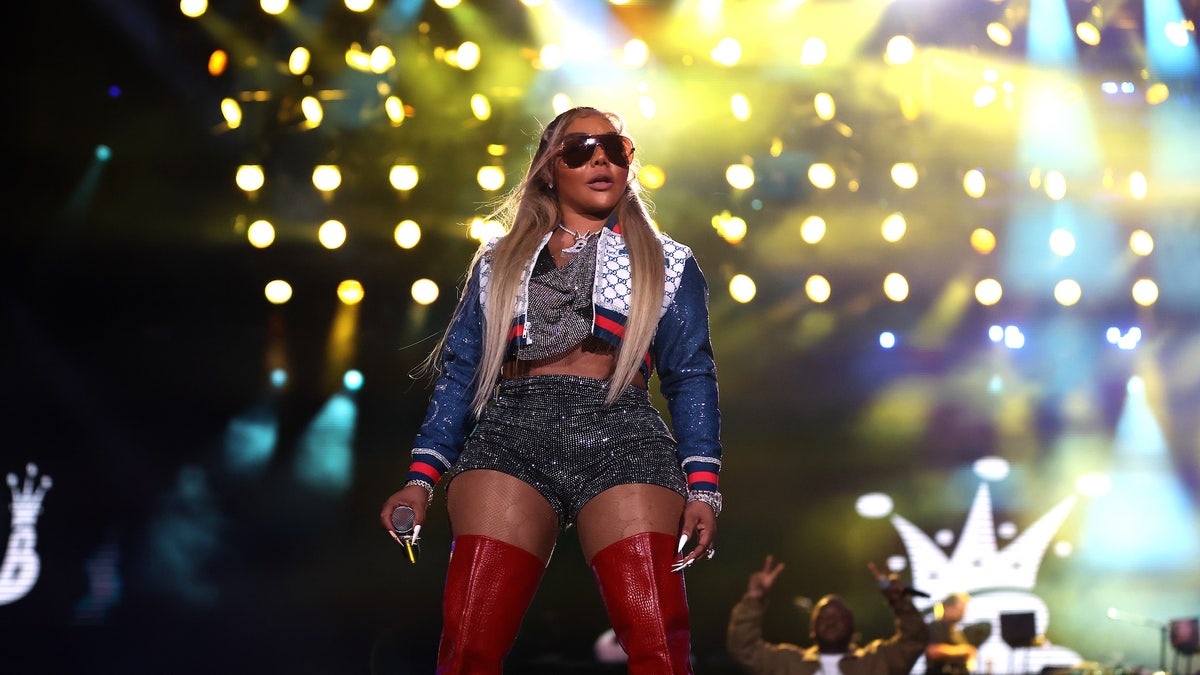 Lil Kim Says Sales From Memoir Will Be Surpassing The Bible 6511