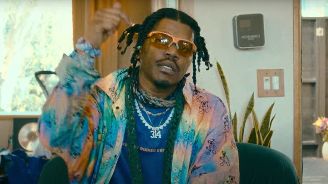 Smino shows off his versatile fashion sense in "mister misfit but ain’t ...