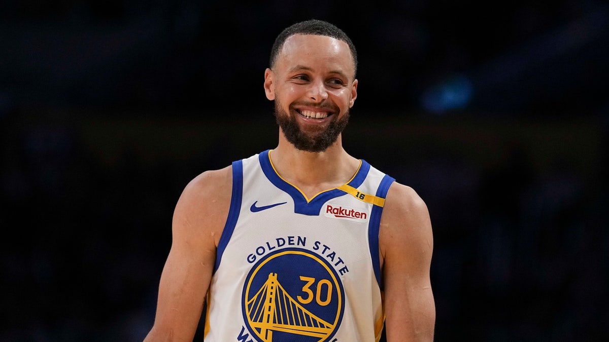 9 disrespectful Stephen Curry shots that shook the NBA