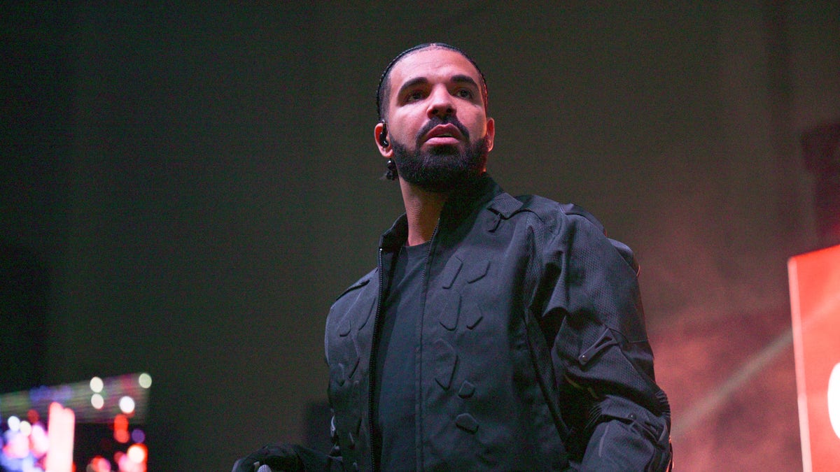 Drake releases “Push Ups” on streaming platforms