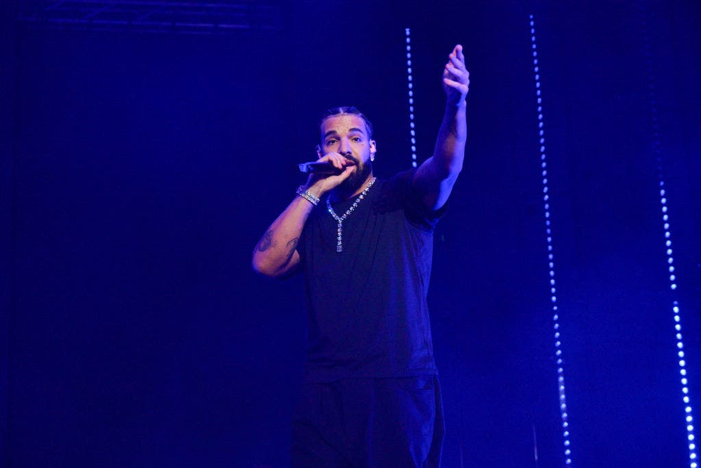 Drake taunts Kendrick Lamar with AI-assisted “Taylor Made Freestyle”