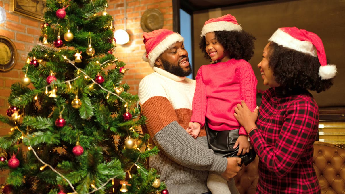 The Diverse History of Christmas Traditions - memesita.com - Memesita