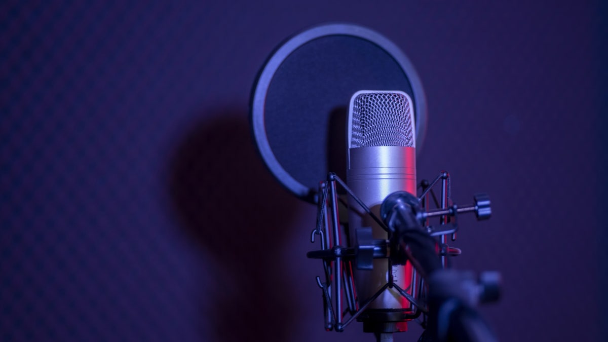 4batz brings the nostalgic vibes to his On The Radar freestyle